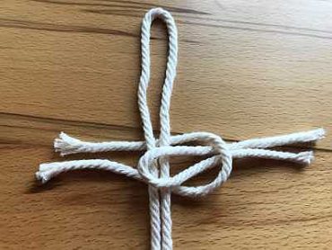 Macramé Feder: Kinderleicht selbst gemacht und wunderschön!