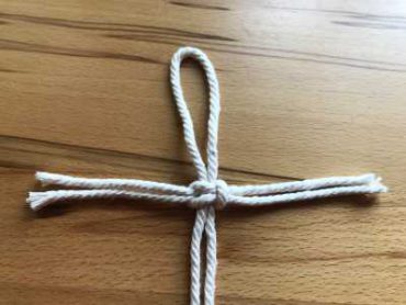 Macramé Feder: Kinderleicht selbst gemacht und wunderschön!
