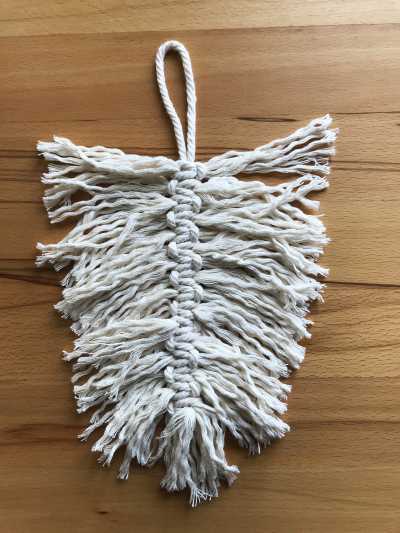 Macramé Feder: Kinderleicht selbst gemacht und wunderschön!