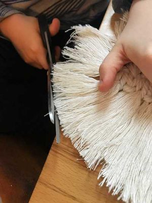 Macramé Feder: Kinderleicht selbst gemacht und wunderschön!