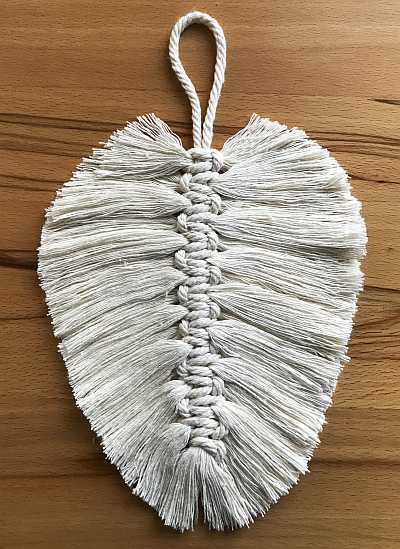 Macramé Feder: Kinderleicht selbst gemacht und wunderschön!
